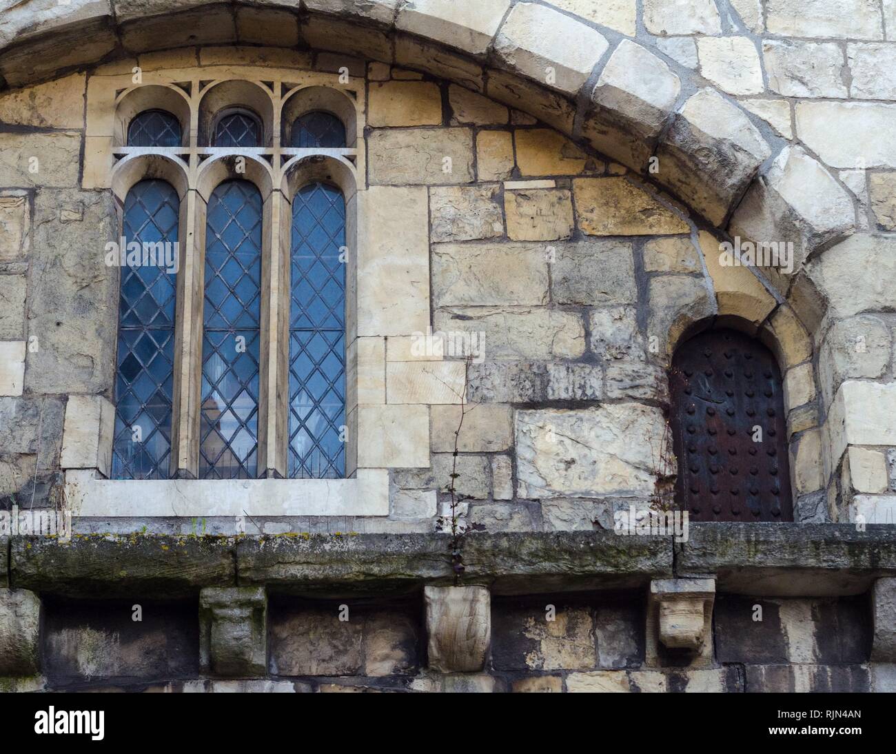 Arrow gatehouse hi-res stock photography and images - Alamy