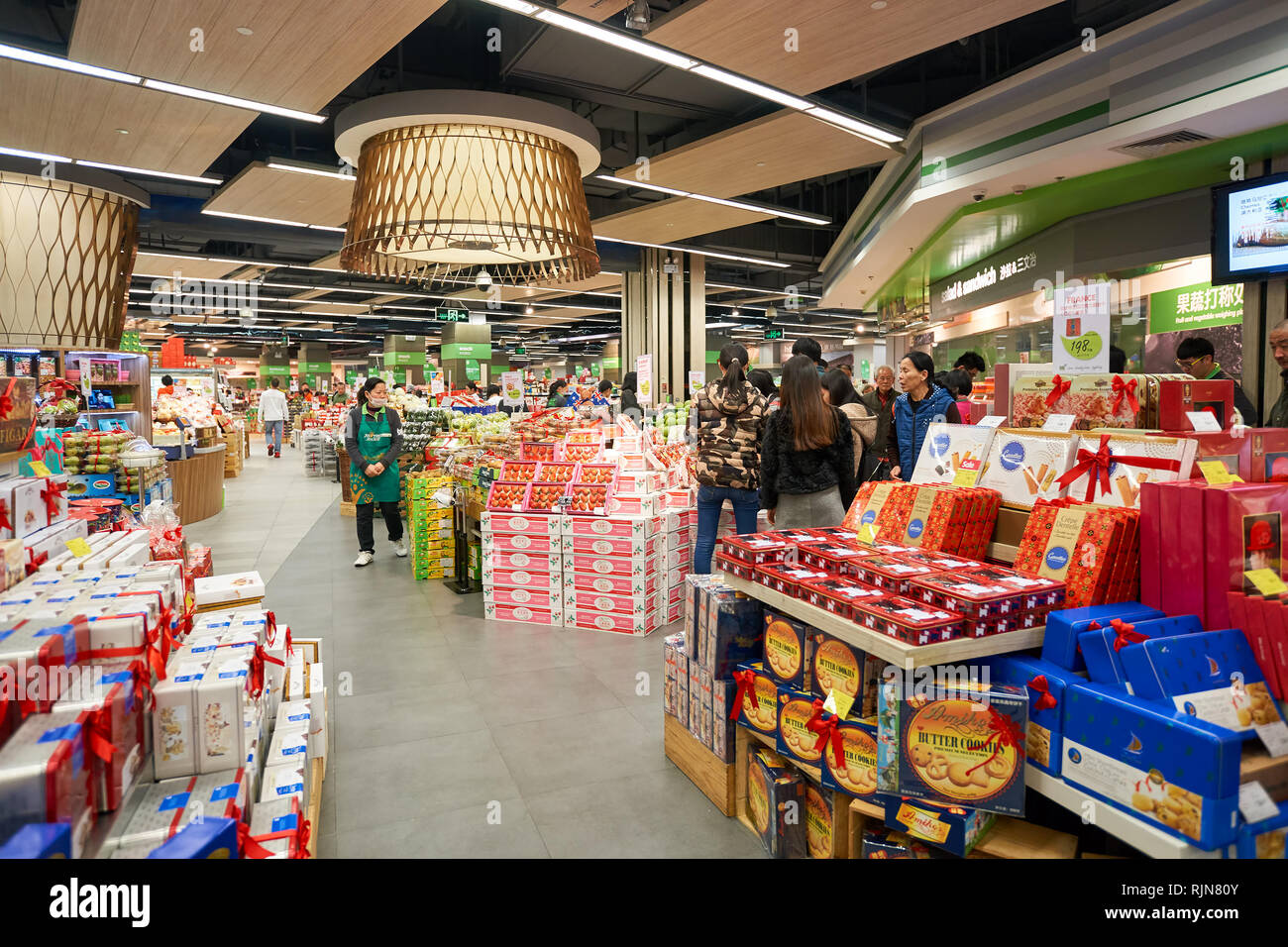 SHENZHEN, CHINA - FEBRUARY 05, 2016: interior of blt market in ShenZhen ...