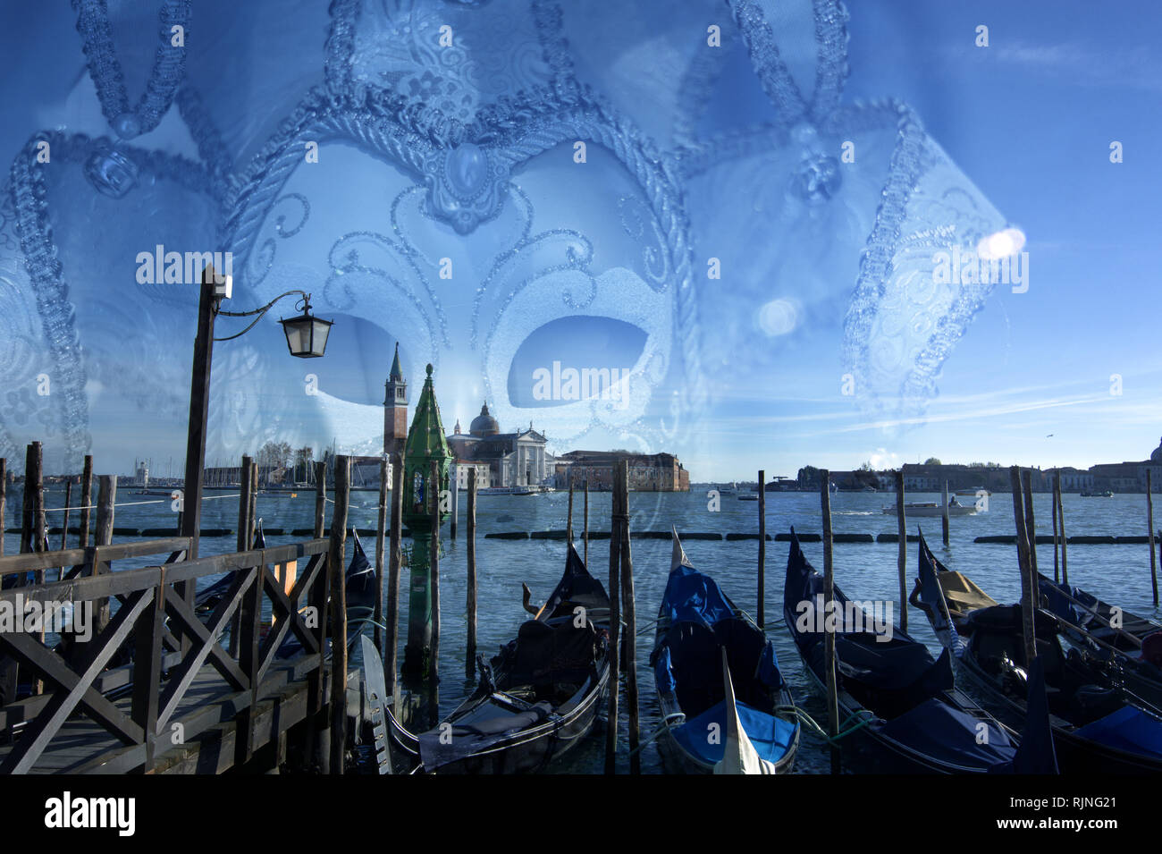 Vintage mardi gras costumes hi-res stock photography and images - Alamy
