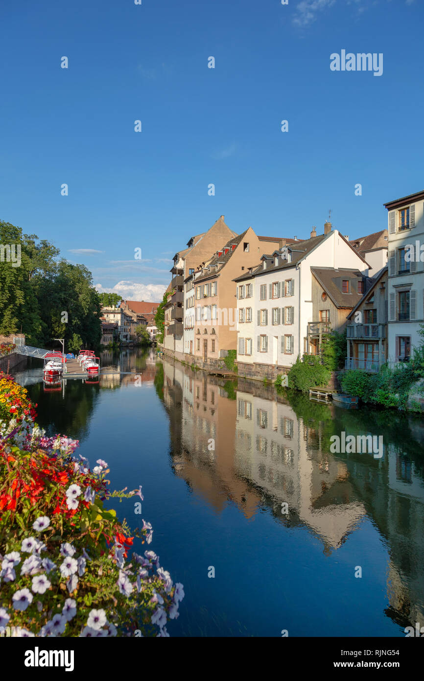Medieval jetty hi-res stock photography and images - Alamy