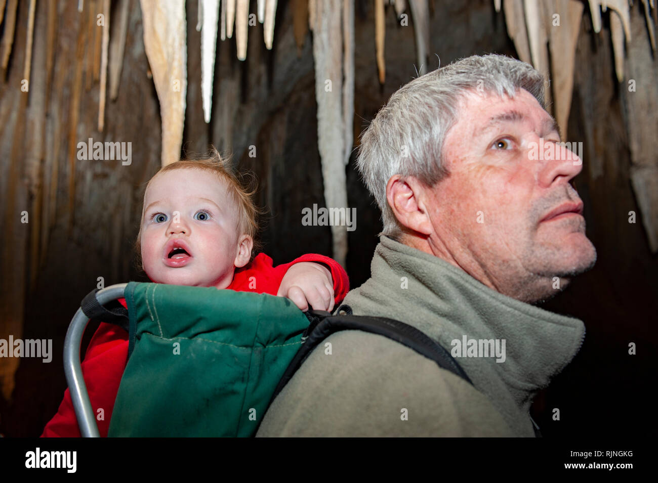 Children caving hi-res stock photography and images - Alamy