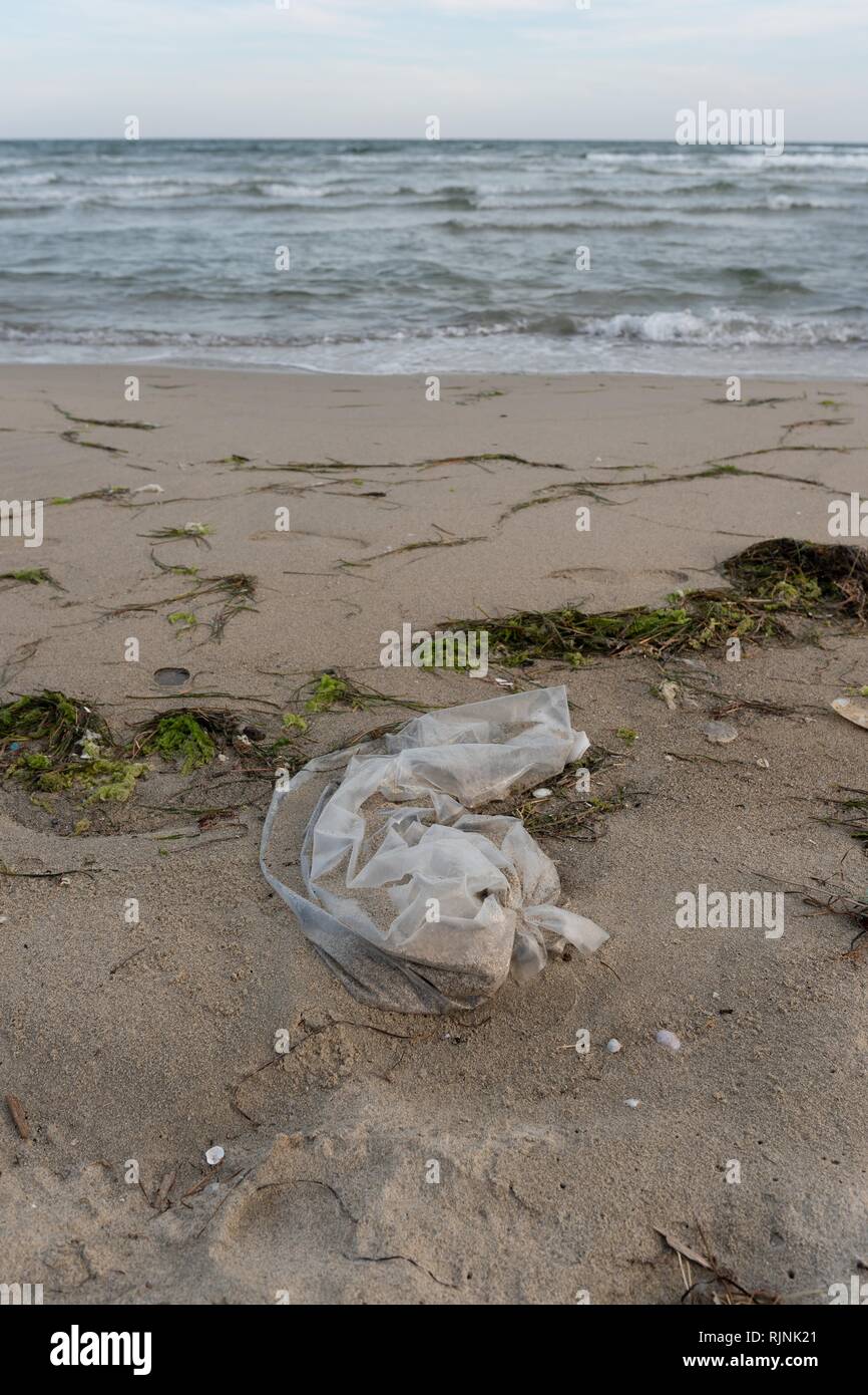 Pollution of beaches hi-res stock photography and images - Alamy