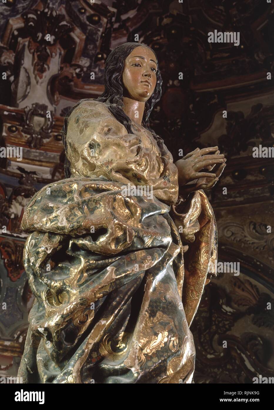 Madera policromada hi-res stock photography and images - Alamy