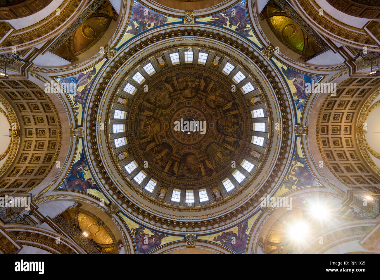 St. paul's cathedral dome interior hi-res stock photography and images - Alamy