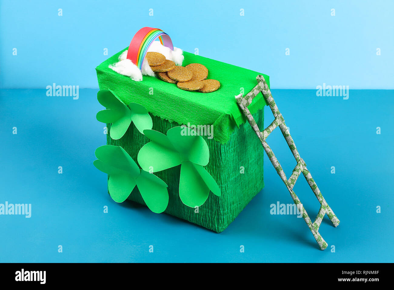 DIY leprechaun trap with gold coins, rainbow and green ladder St ...