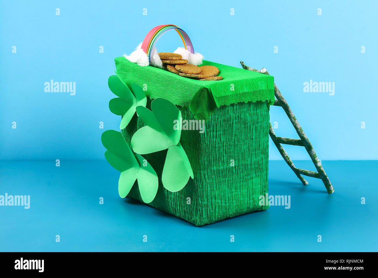 DIY leprechaun trap with gold coins, rainbow and green ladder St ...