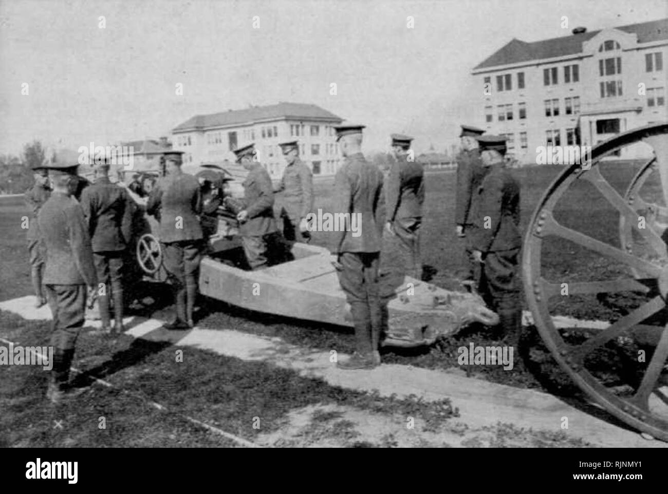 Howitzer 8 inch hi-res stock photography and images - Alamy
