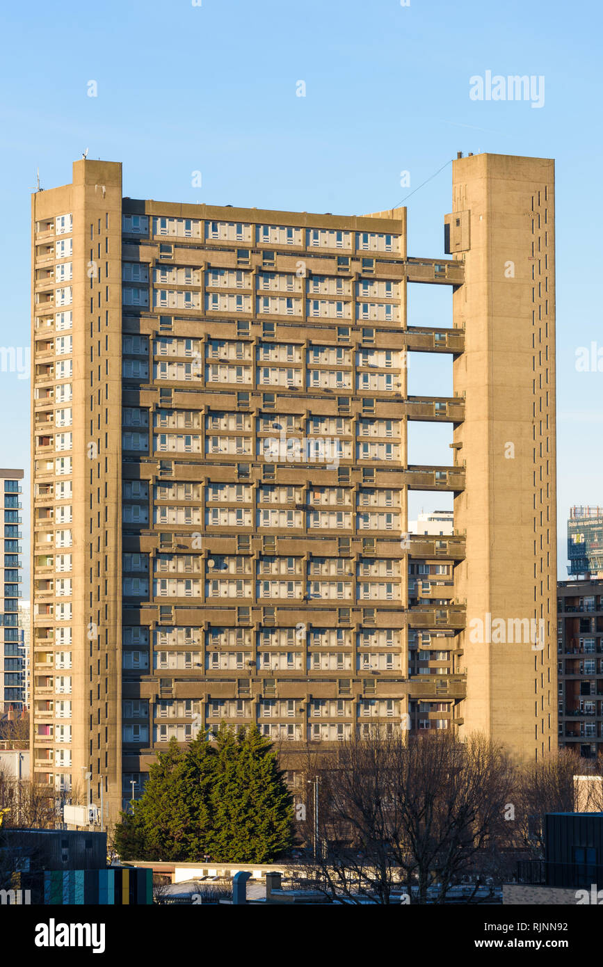 Balfron Tower, designed by Erno Goldfinger in 1963, masterpiece of new ...