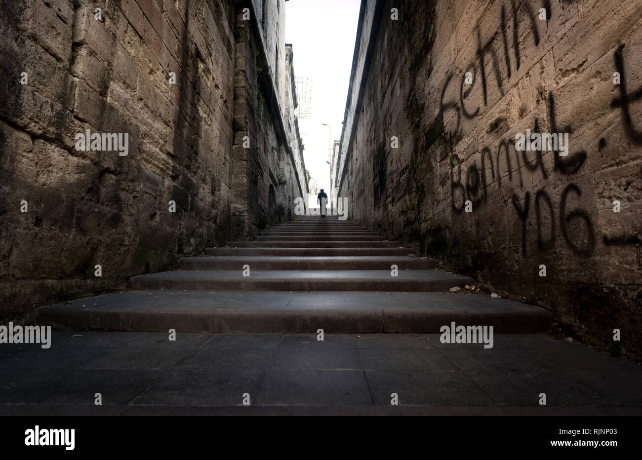 Two tunnel walls hi-res stock photography and images - Alamy