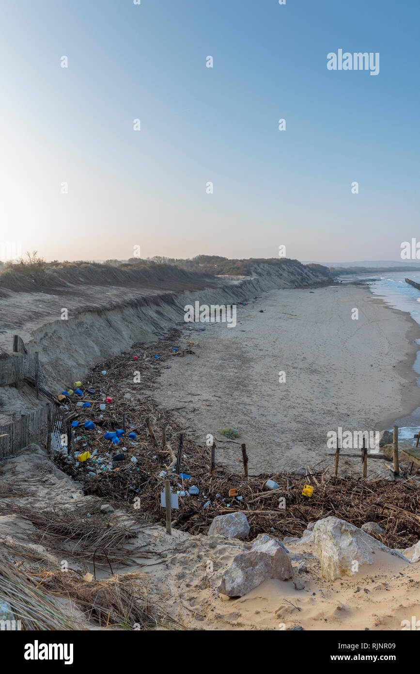 Dumping garbage into sea hi-res stock photography and images - Alamy