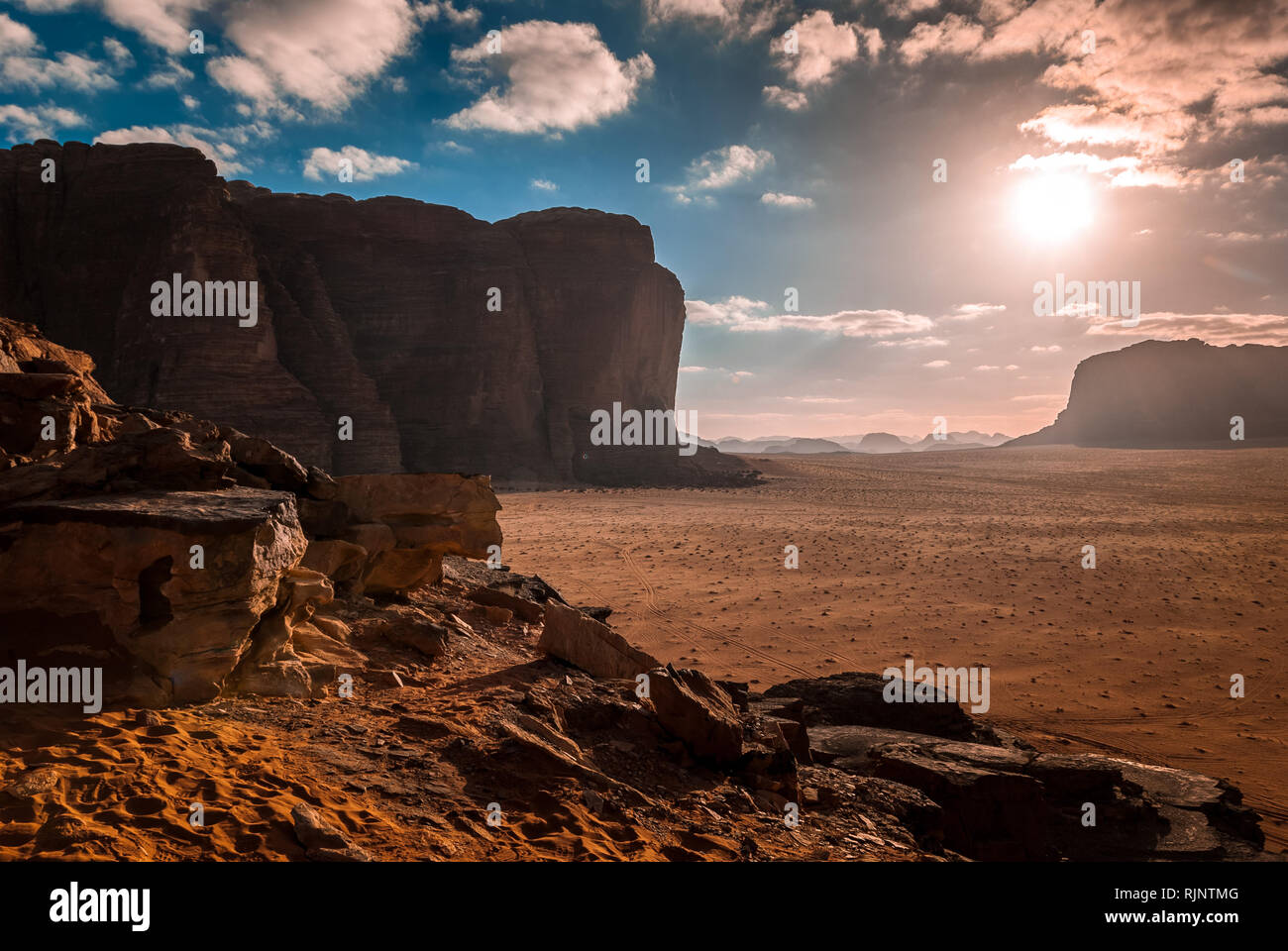 Dawn sky middle east hi-res stock photography and images - Alamy