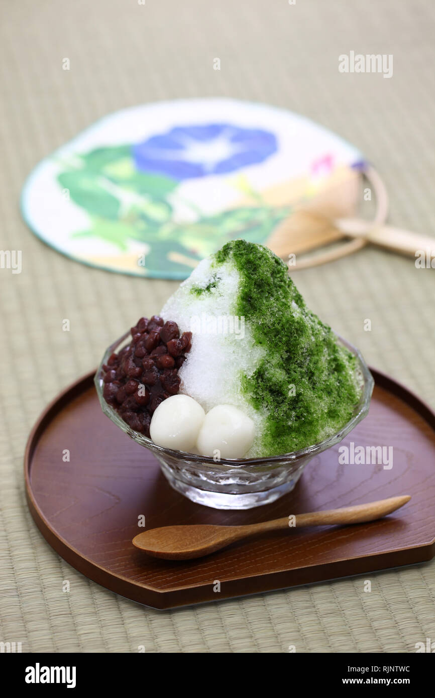 ujikintoki kakigori, japanese shaved ice with matcha green tea syrup ...