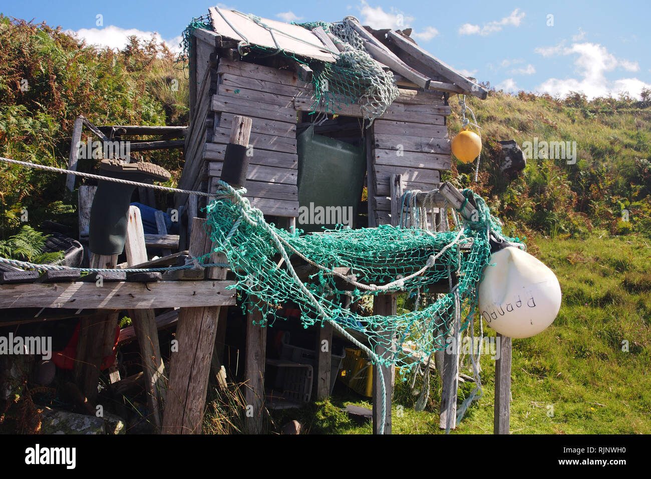 Debris netting hi-res stock photography and images - Alamy