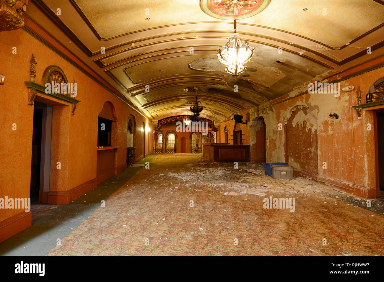 Paramount movie theater hi-res stock photography and images - Alamy