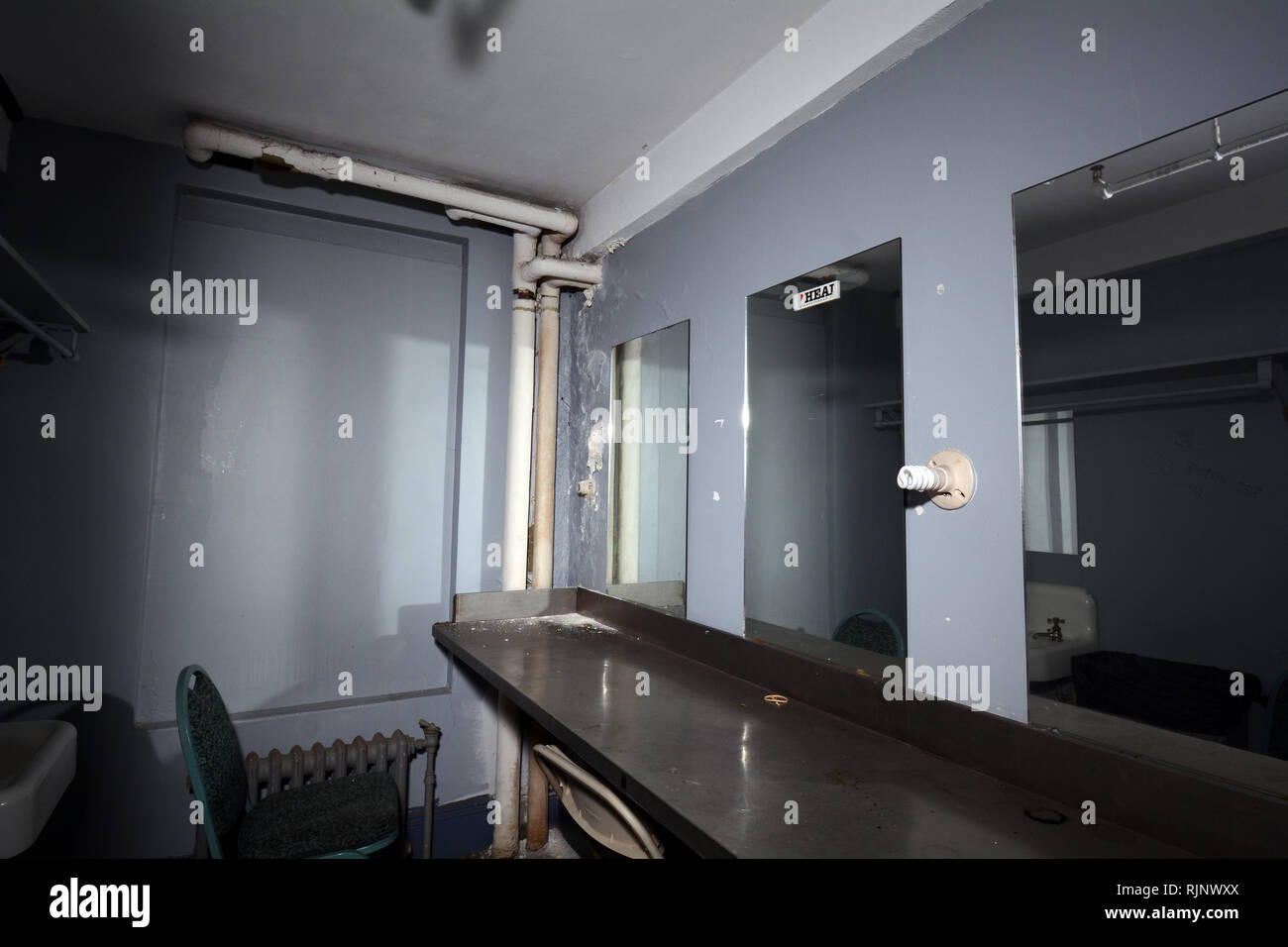 Theatre dressing table mirror hi-res stock photography and images - Alamy