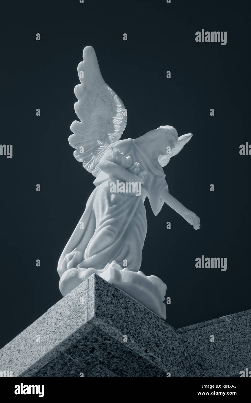 Marble cemetery hi-res stock photography and images - Alamy