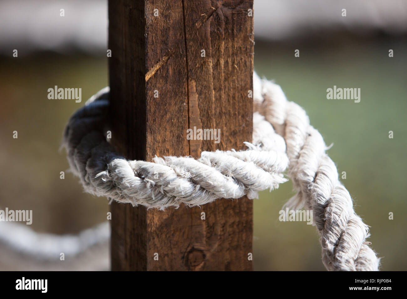 Old rope posts hi-res stock photography and images - Alamy