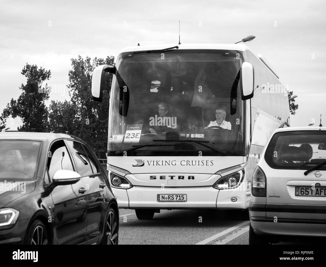 Woman driving bus Black and White Stock Photos & Images - Alamy