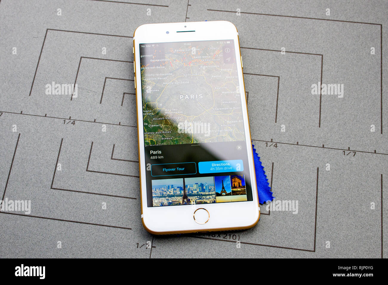 Map of paris 2016 hi-res stock photography and images - Alamy