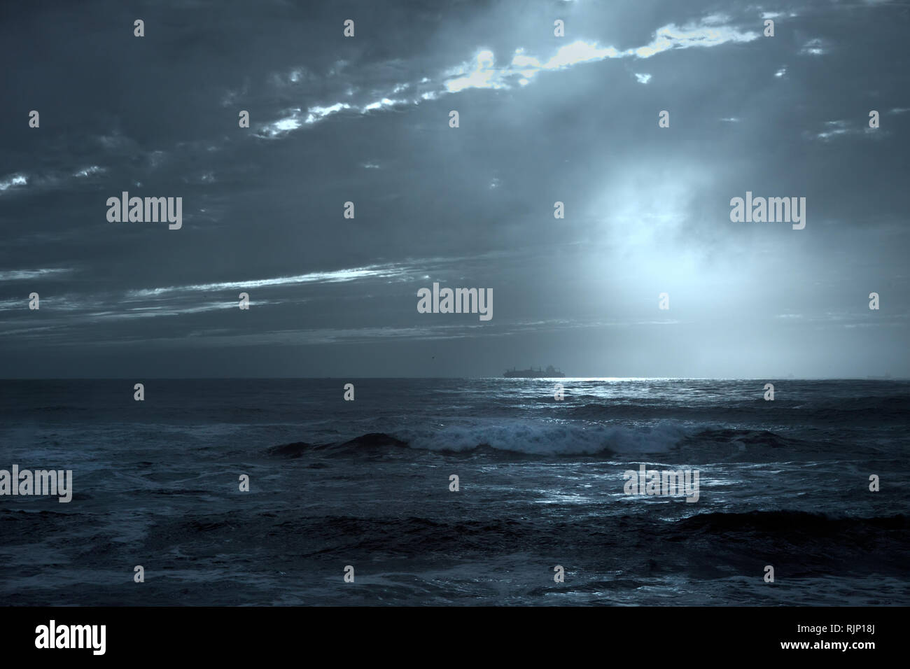 Sunbeam sunbeams horizontal black hi-res stock photography and images ...