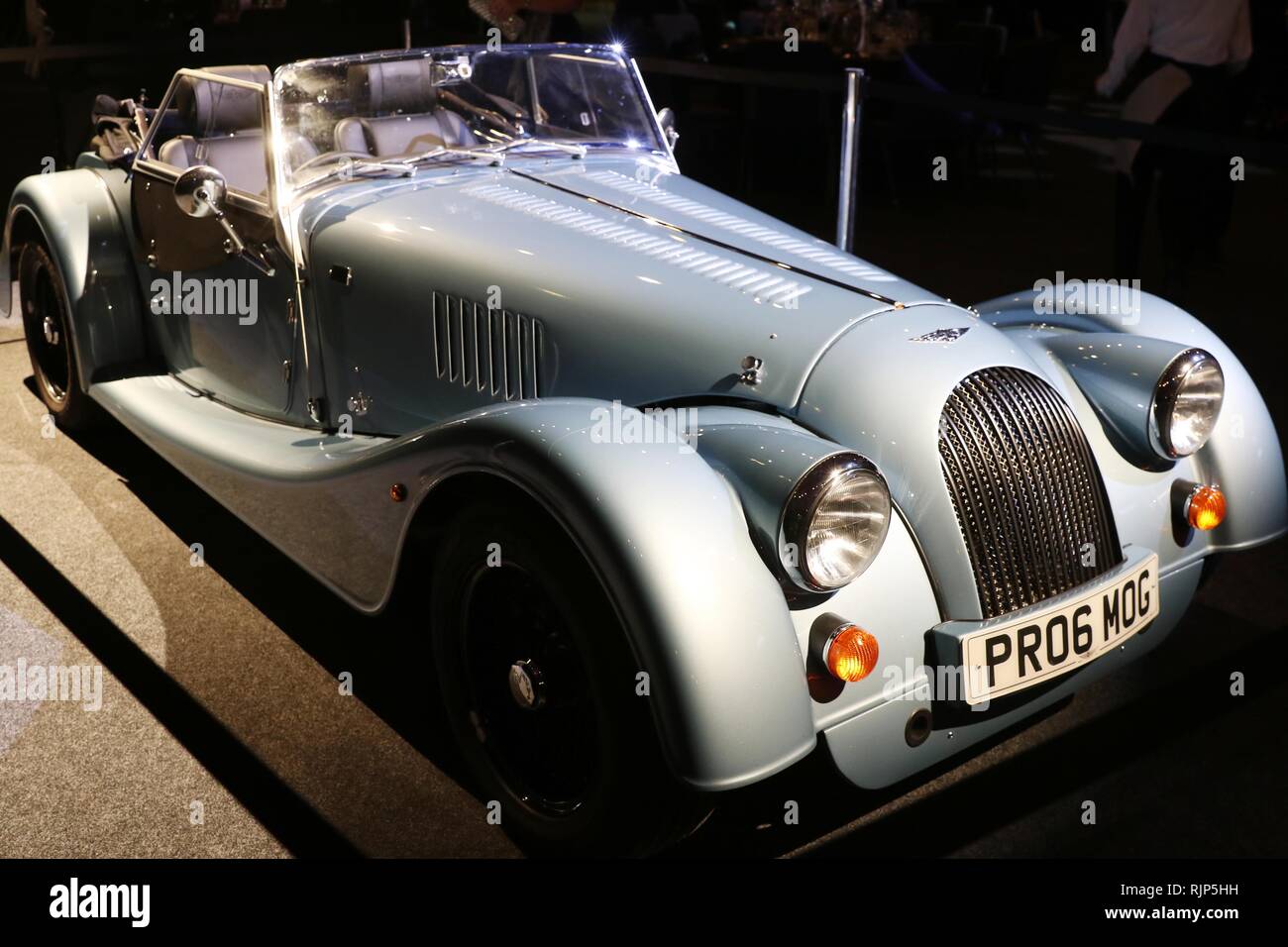 Front valance hi-res stock photography and images - Alamy