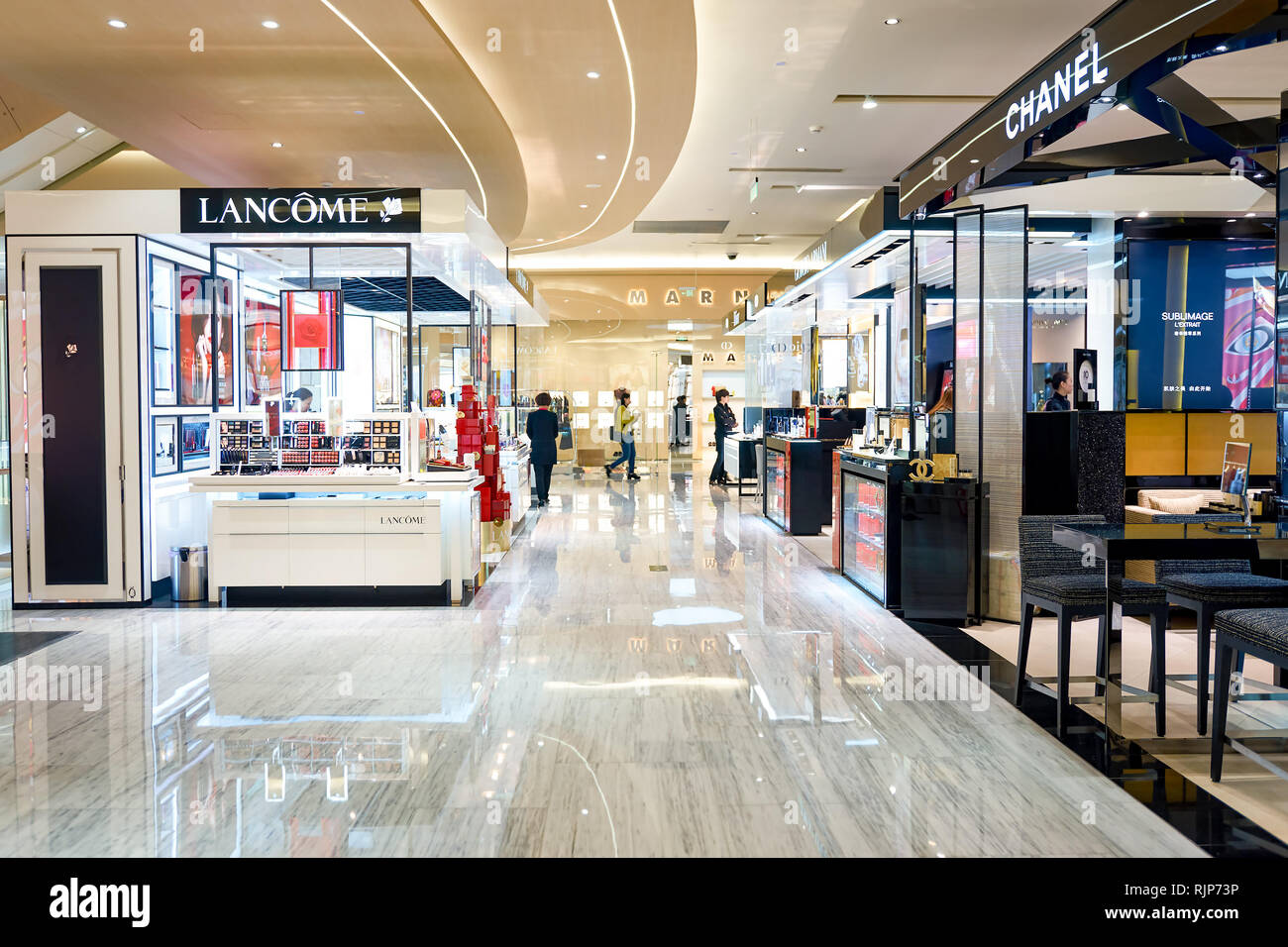 SHENZHEN, CHINA - FEBRUARY 05, 2016: interior of MixC Shopping Mall ...