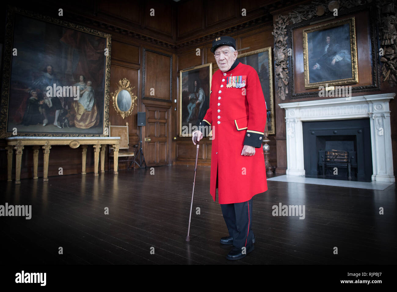 95 year old george skipper poses hi-res stock photography and images ...