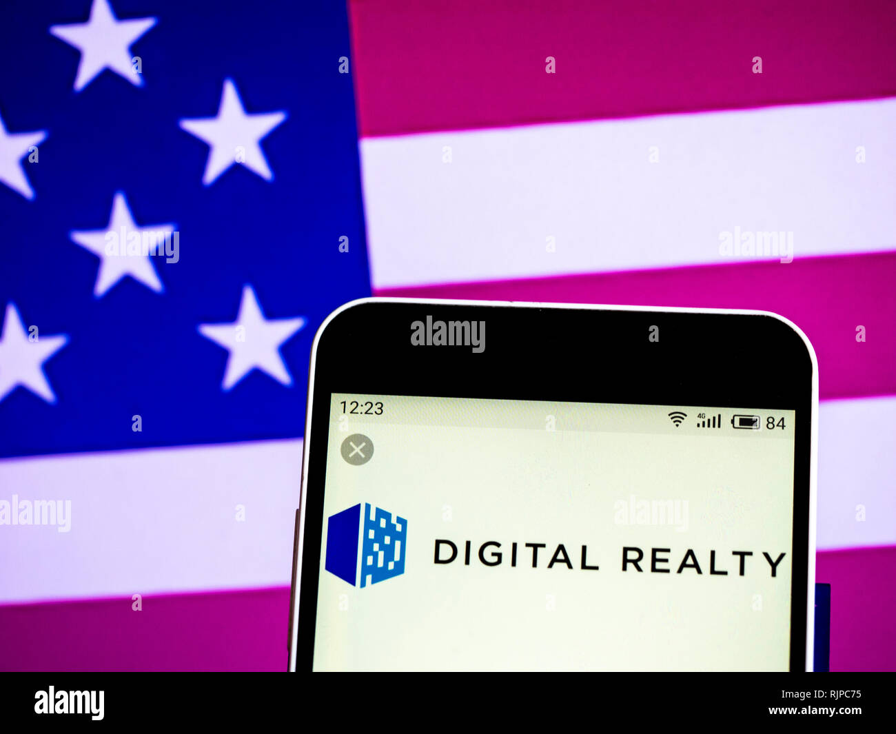 Digital realty logo hi-res stock photography and images - Alamy