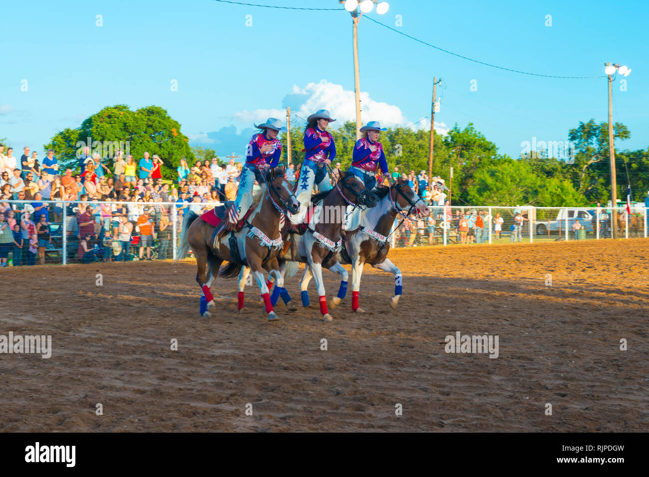 Texas rodeo crowd hi-res stock photography and images - Alamy