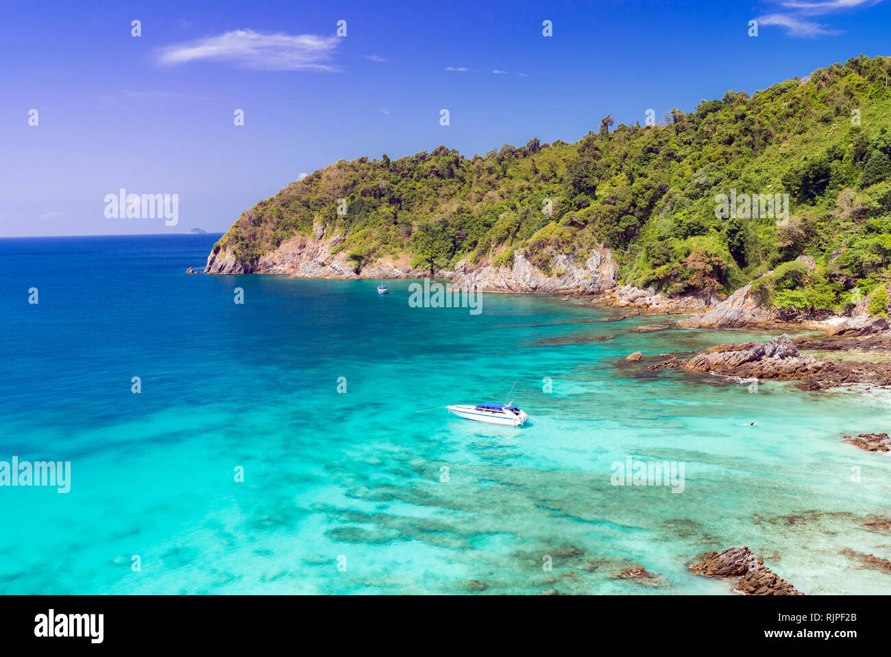 Aerial View point of Tropical white sand beach and snorkel point at cockburn island andaman sea ...