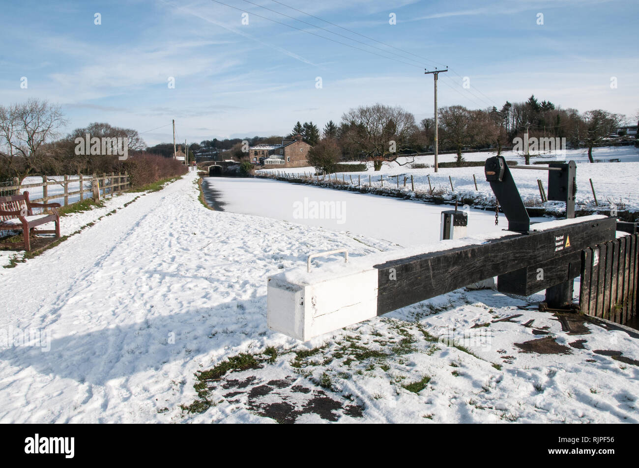 Around the UK - Approaching the 'Top Lock' in Wheelton, Lancashire on a ...