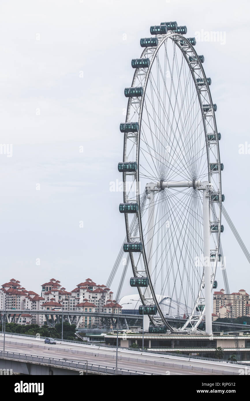 Singapore / Singapore - January 15 2019: Singapore flyer ferris wheel ...