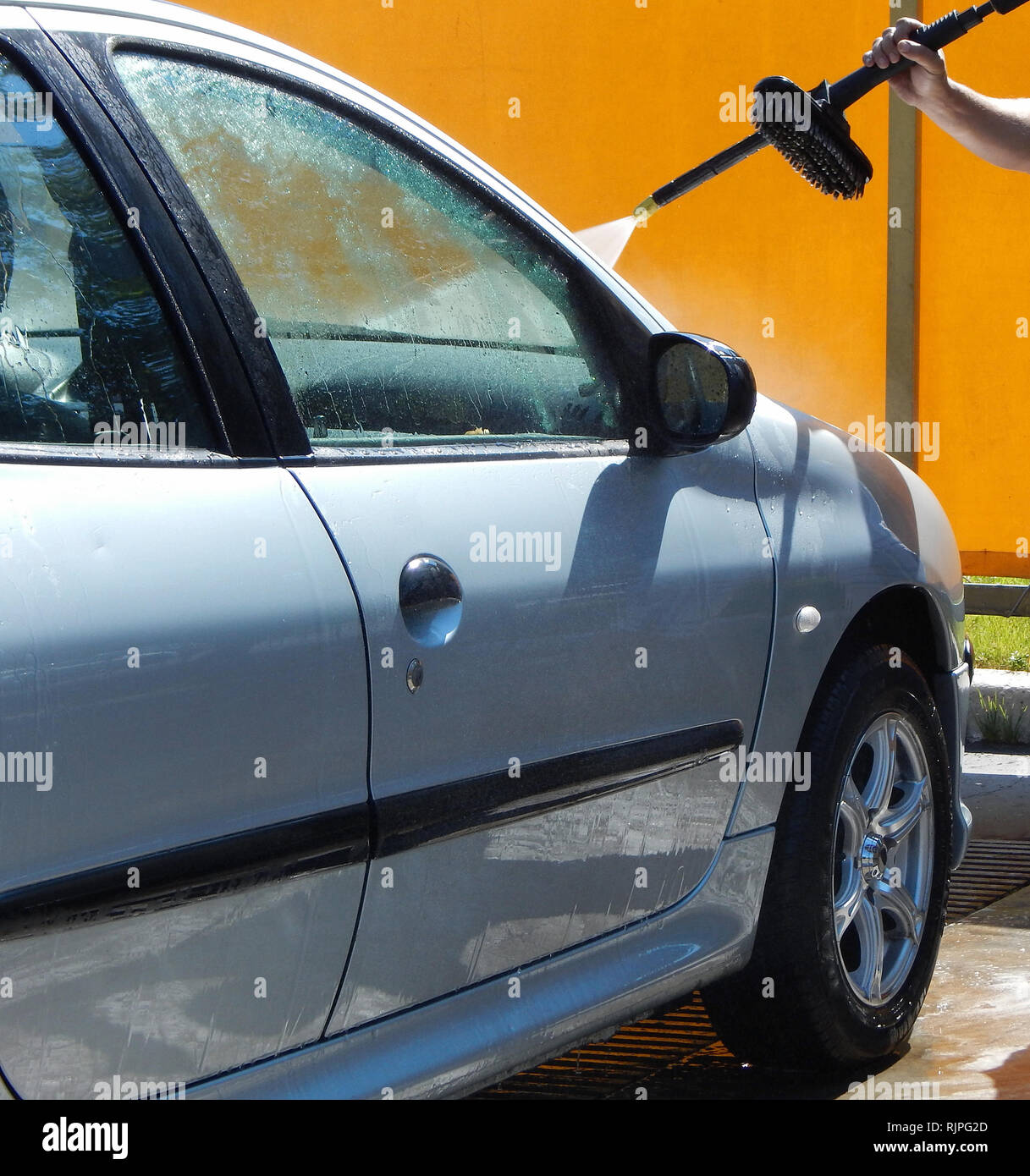 Jet washing hi-res stock photography and images - Alamy