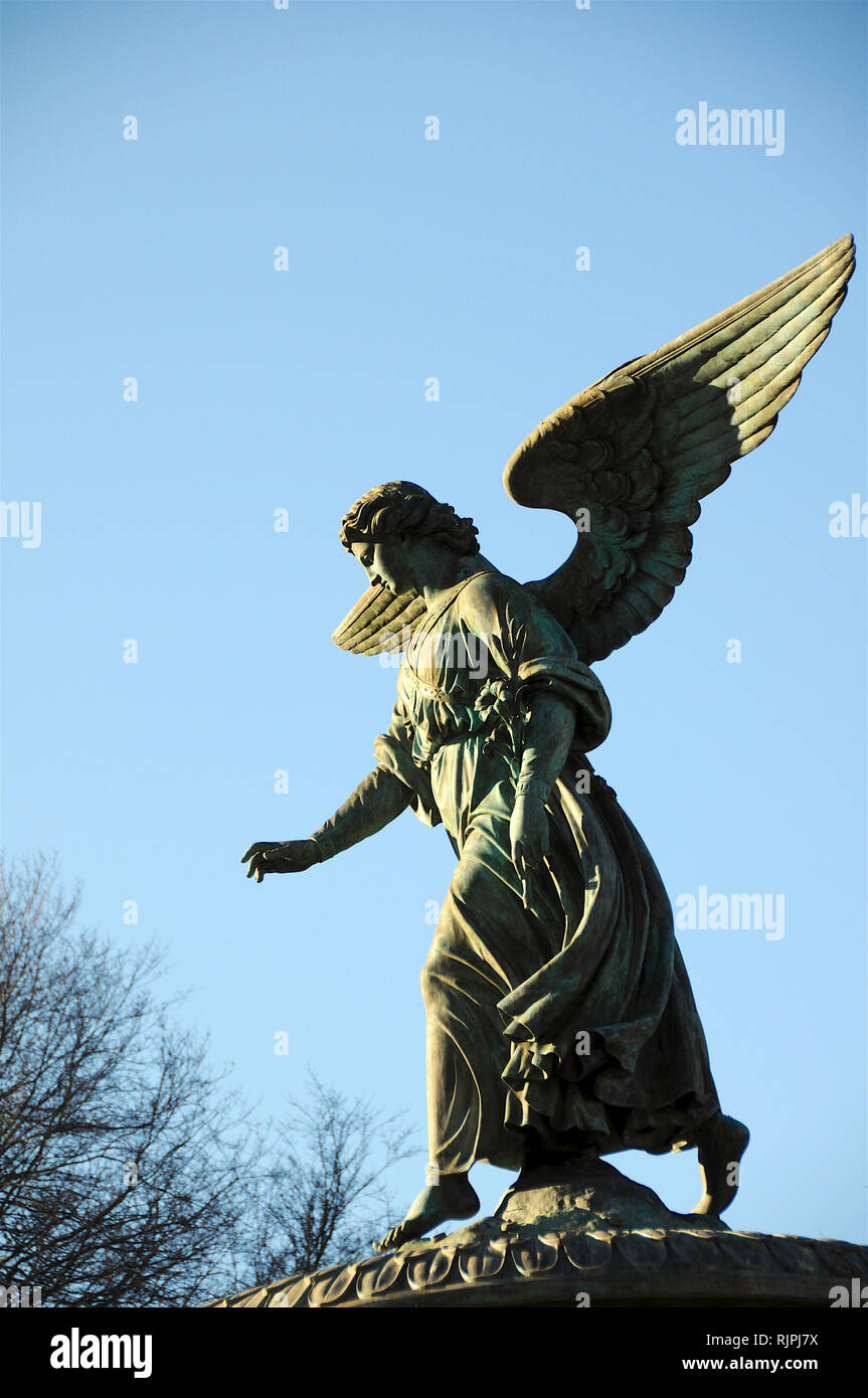 The Angel of the Waters statue at the Bethesda Terrace of New York City ...