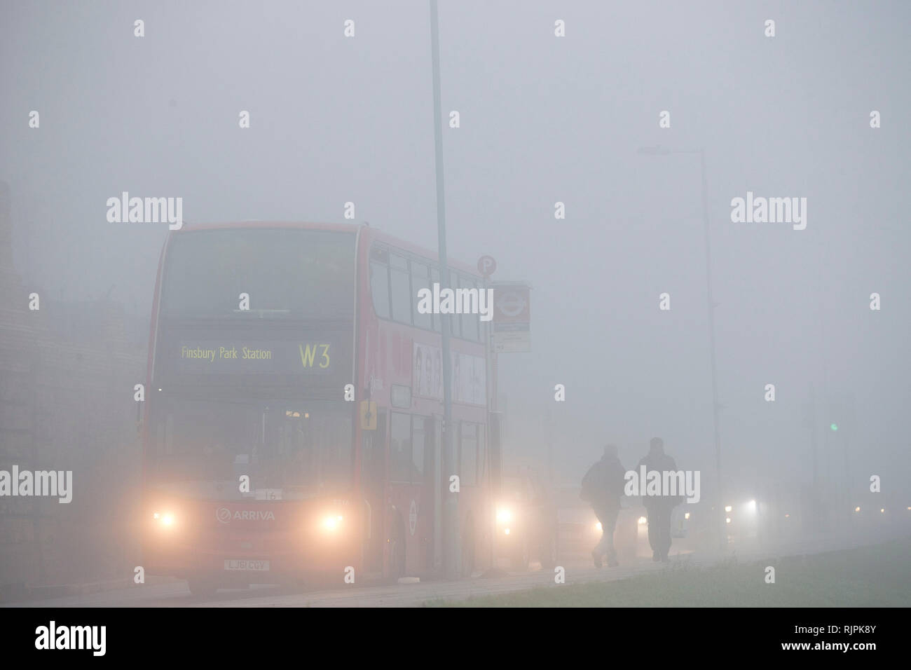 Fog heathrow airport hi-res stock photography and images - Alamy