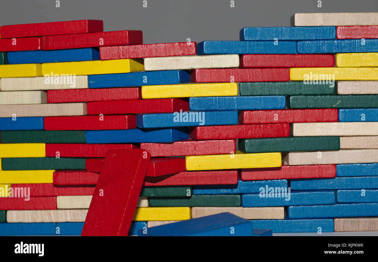 Color blocks from order to chaos and back; breach the wall (front cam ...