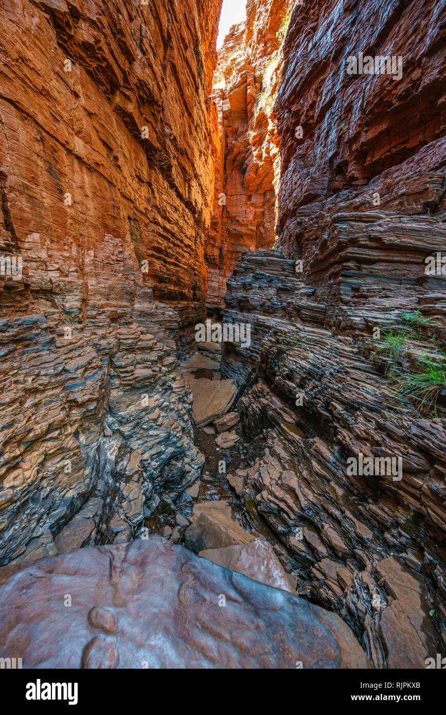 hiking to handrail pool in the weano gorge in karijini national park ...