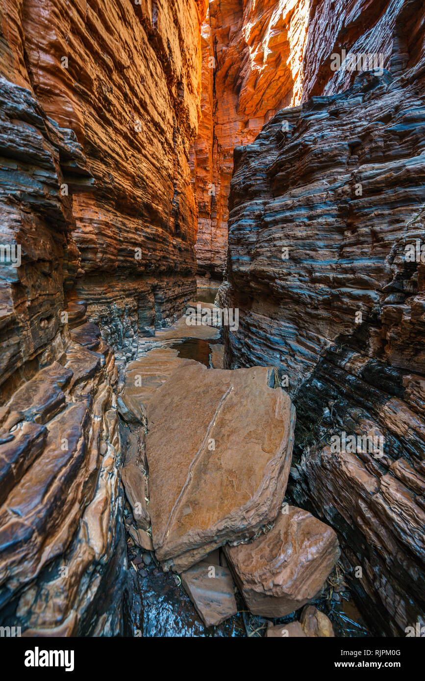 hiking to handrail pool in the weano gorge in karijini national park ...