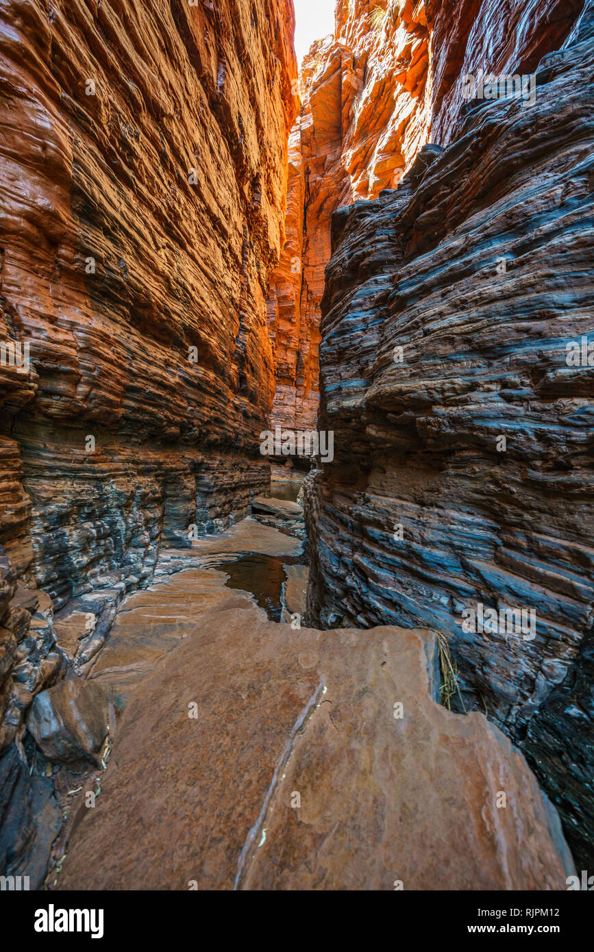 hiking to handrail pool in the weano gorge in karijini national park ...