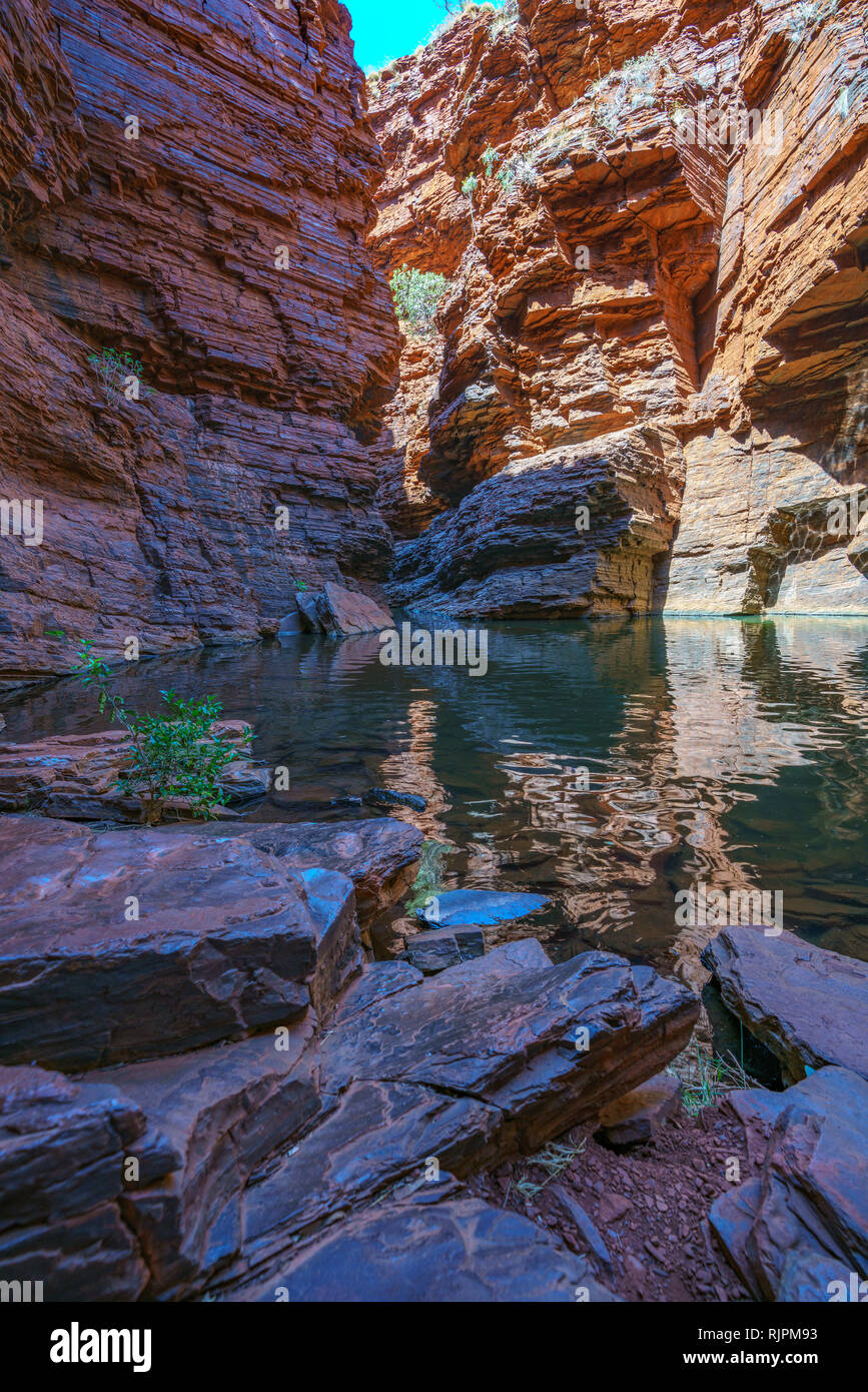 hiking to handrail pool in the weano gorge in karijini national park ...