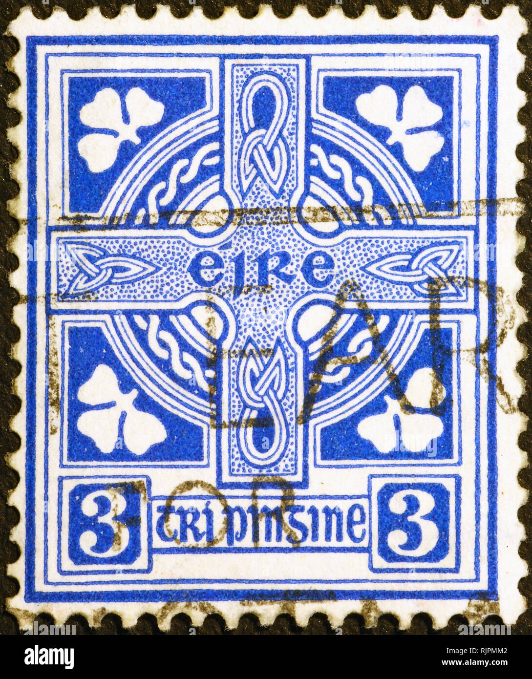 Celtic drawing on red irish postage stamp Stock Photo - Alamy