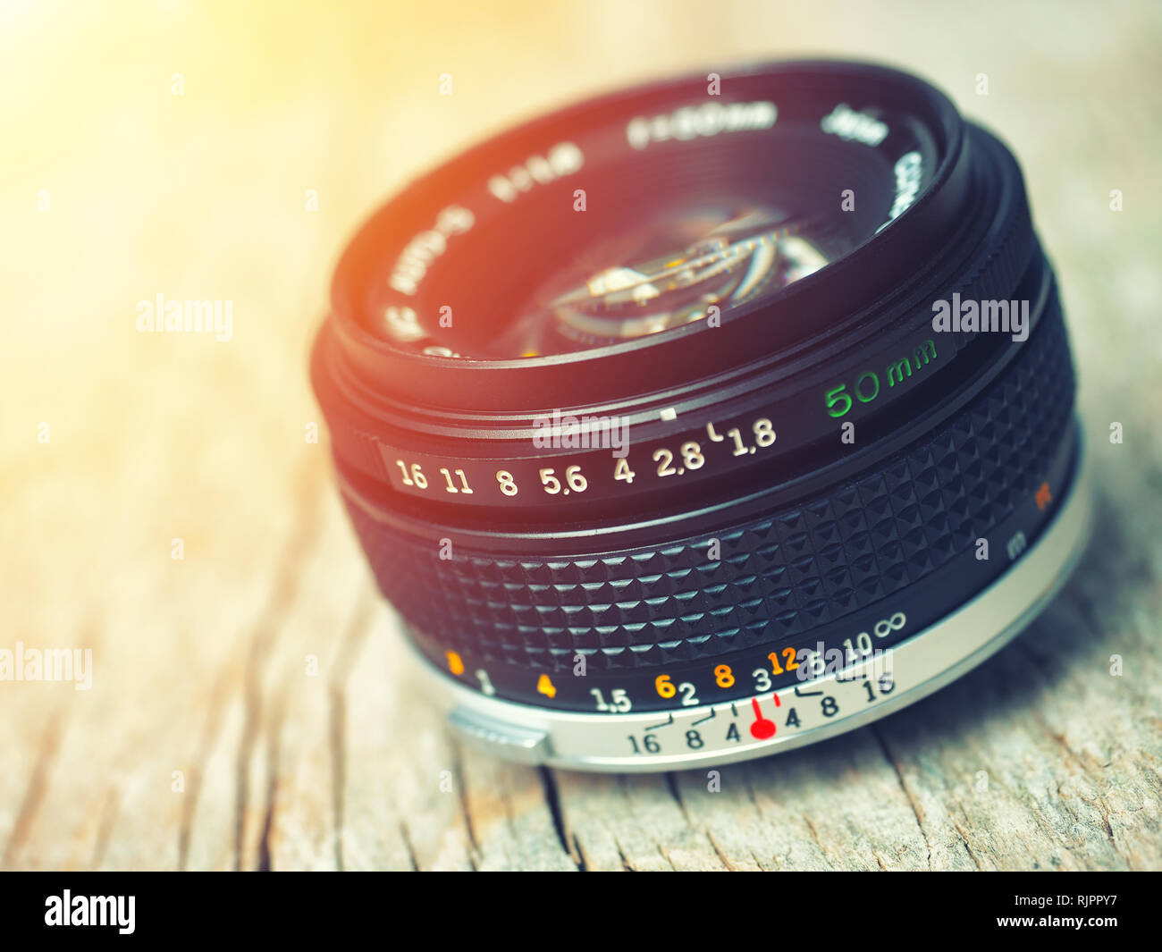Old camera lens hi-res stock photography and images - Alamy
