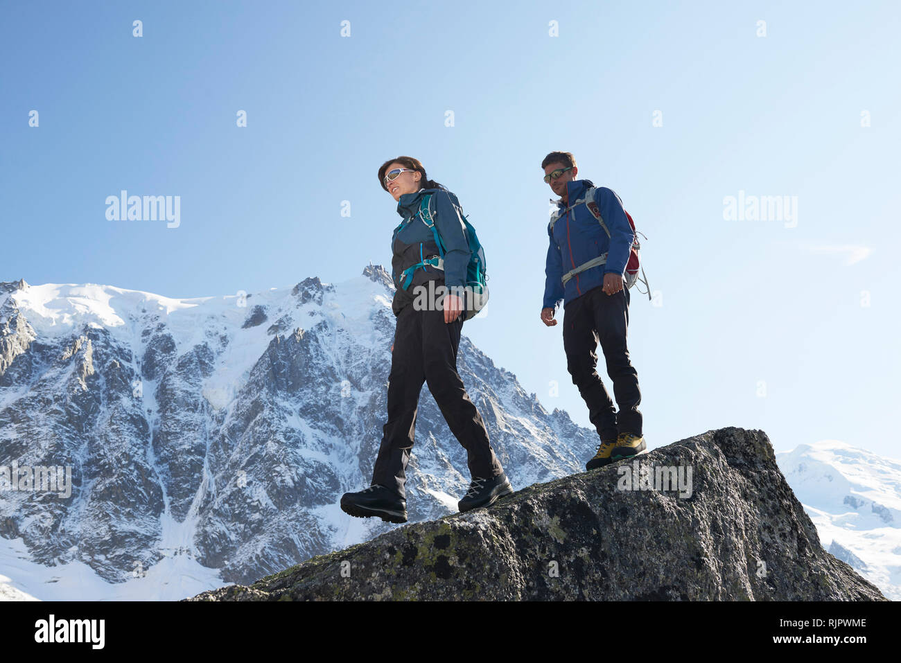 Team climbers alps hi-res stock photography and images - Alamy