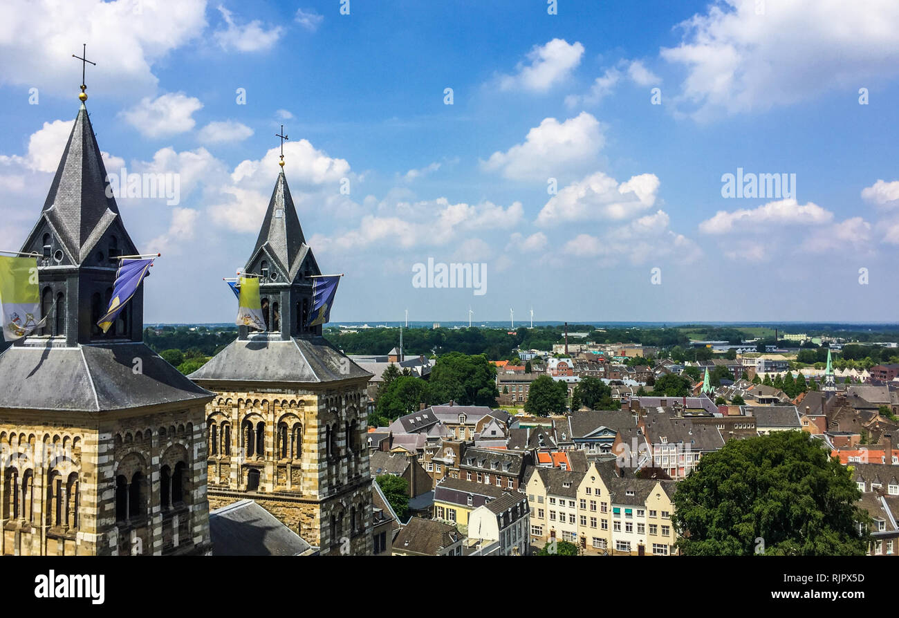 St servatius basilica hi-res stock photography and images - Alamy