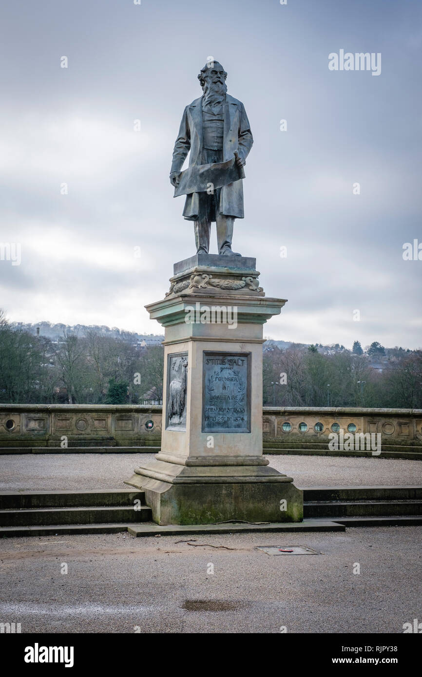 Statue of Titus Salt, in Roberts Park, Saltaire, UNESCO World heritage ...