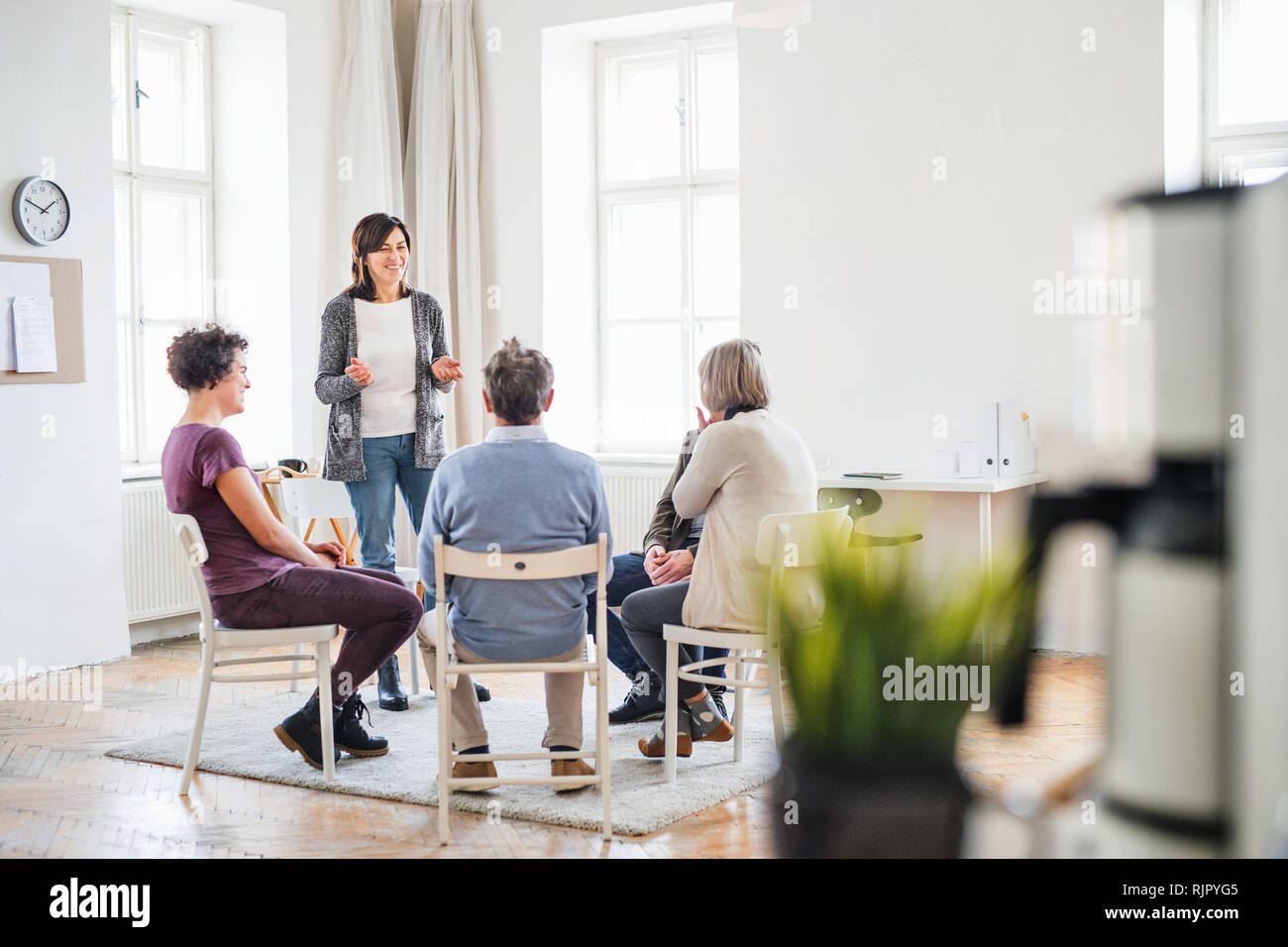 Group therapy session hi-res stock photography and images - Alamy
