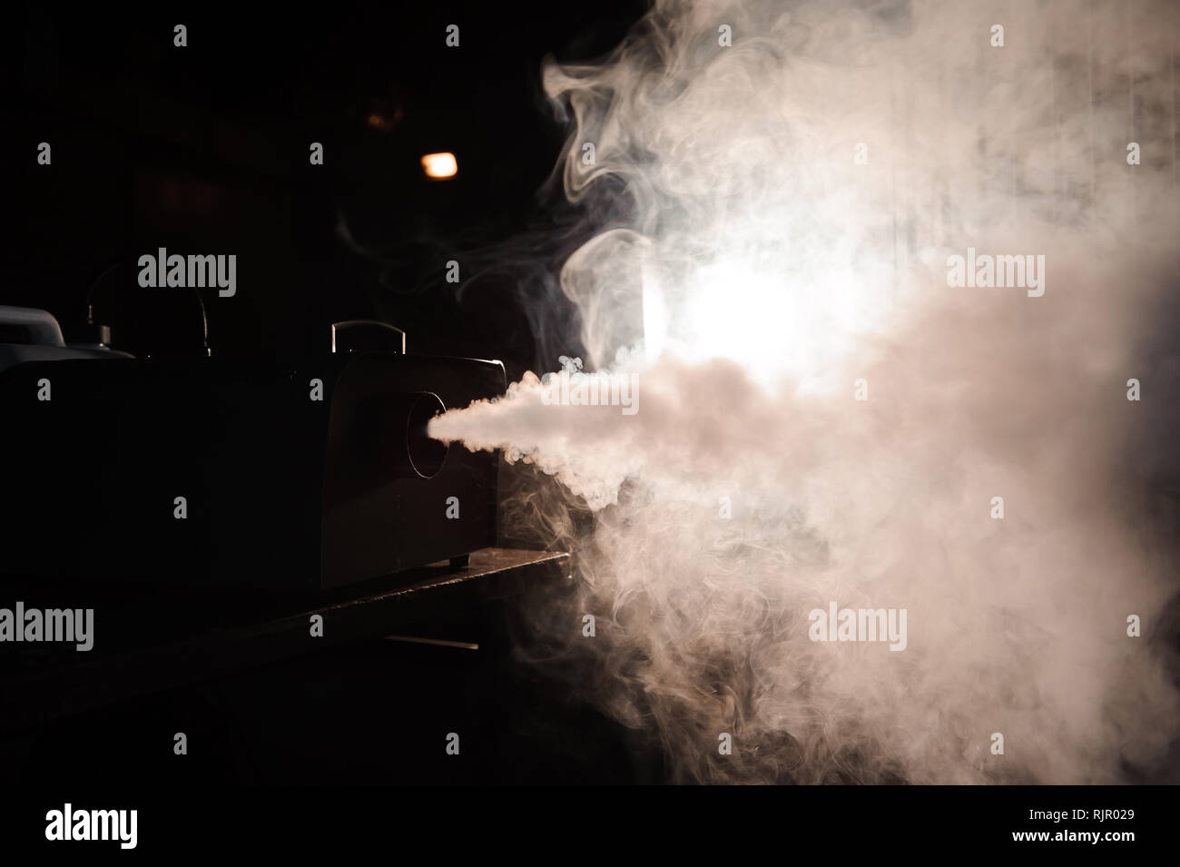 Fog machine hi-res stock photography and images - Alamy