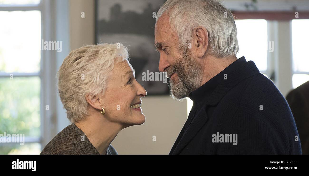 Glenn close the wife still hi-res stock photography and images - Alamy