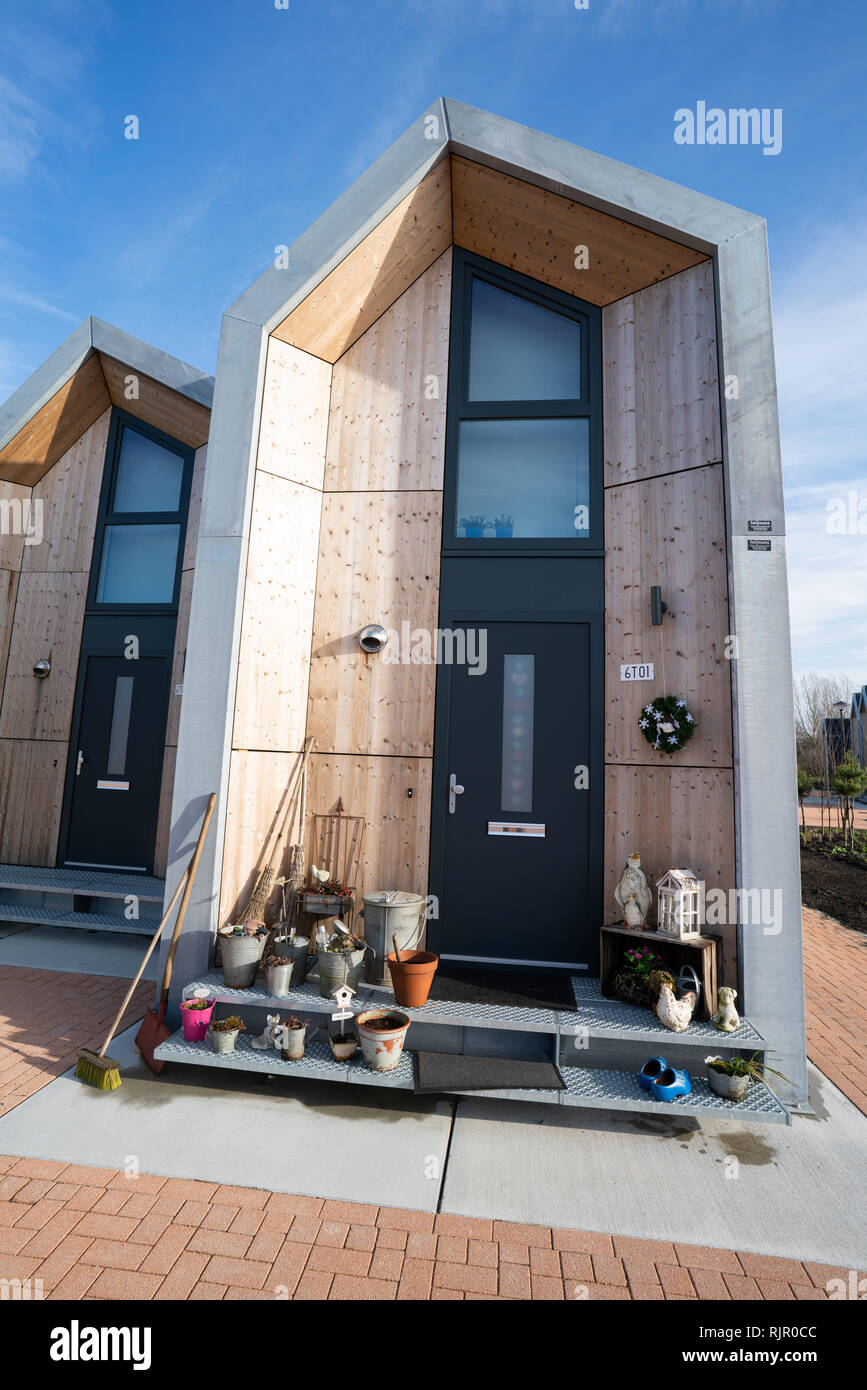 Starters homes hi-res stock photography and images - Alamy