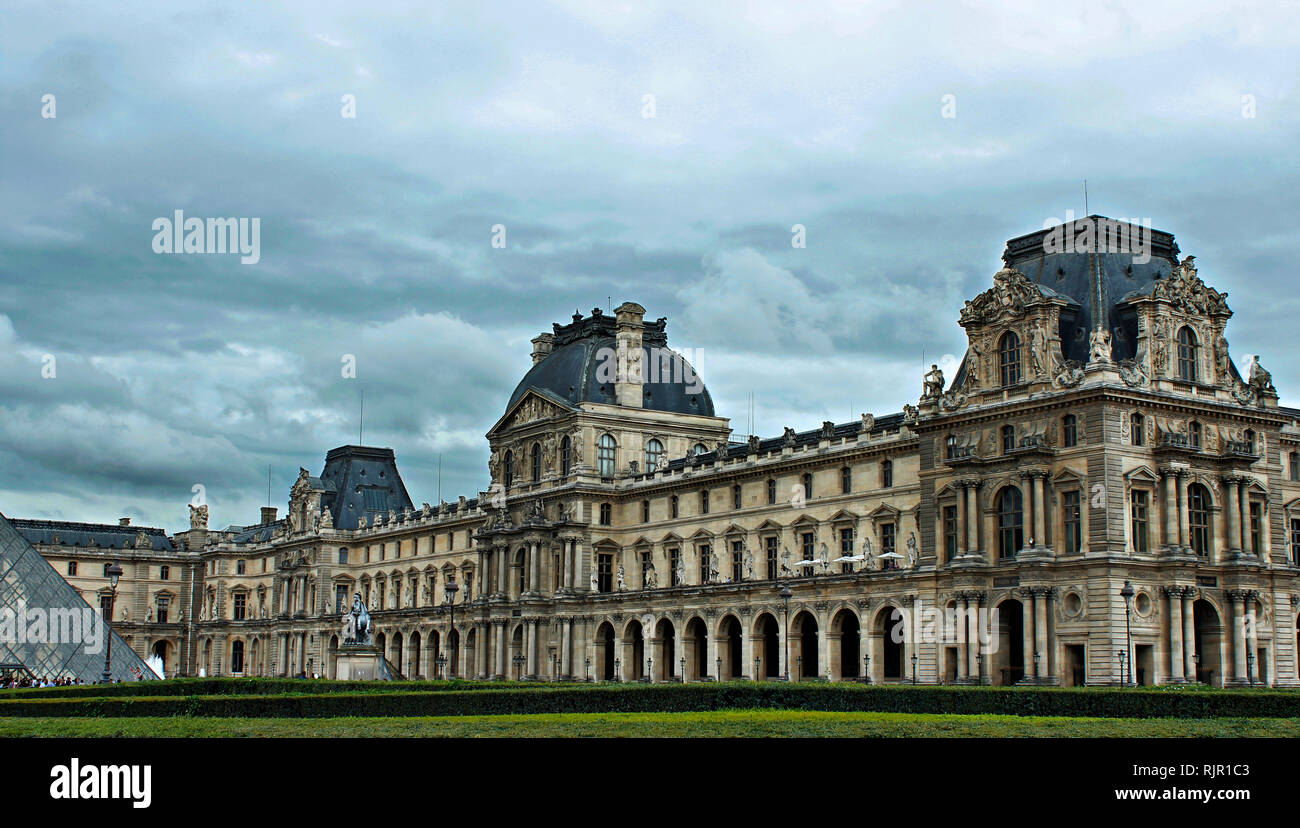 Louvre architecture hi-res stock photography and images - Alamy